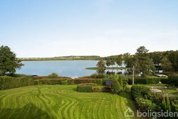 Boliger til salg på Dronninggårds Alle i 2840 Holte - Se 6 boliger til salg på Boligsiden