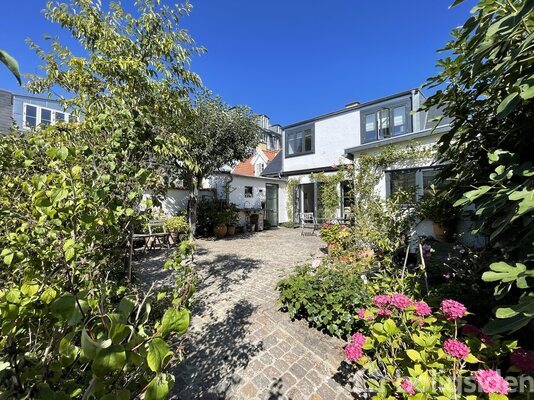 Huse til salg på Strandvejen i 2920 Charlottenlund – Se 17 villaer til ...