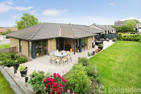 Huse til salg i 8543 Hornslet – Se 36 villaer til salg på Boligsiden