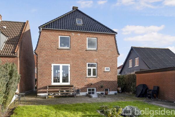 Huse til salg i 4800 Nykøbing F – Se 134 villaer til salg på Boligsiden